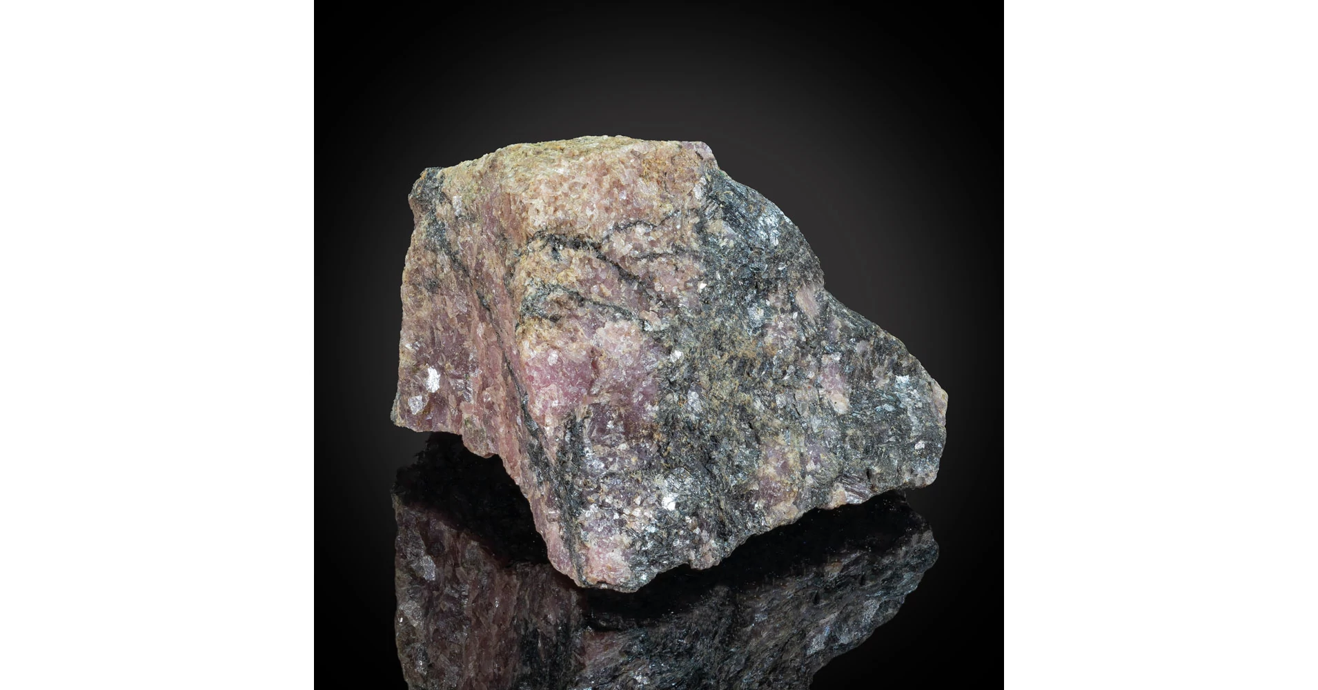 Rodonit Brazíliából. Ásvány, kristály, ritkaság.